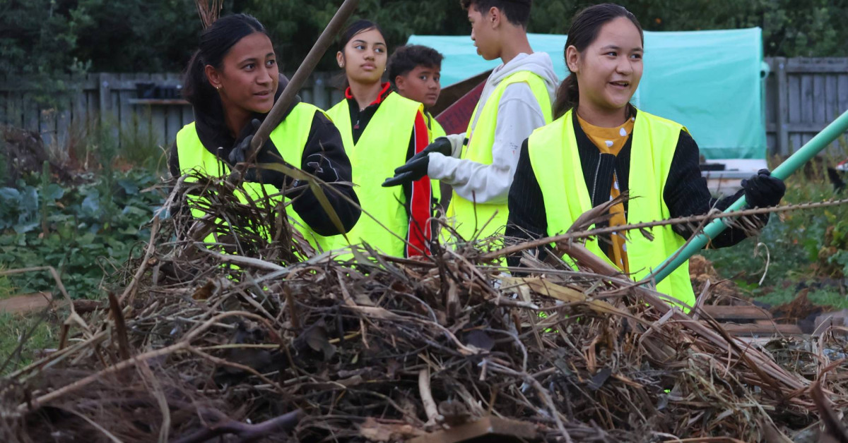 Etu Rakau: creating a circular economy by connecting community » Mangere Development